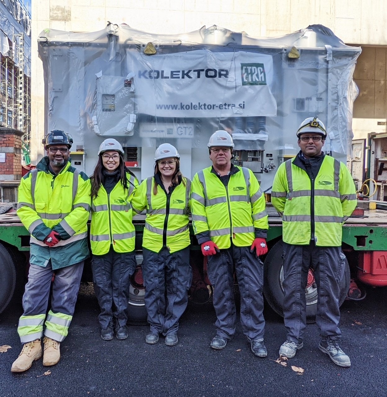 UKPN brings Christmas cheer to our food bank! - Bonny Downs Community ...